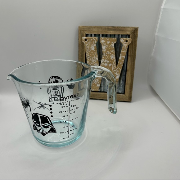Kitchen | Pyrex Star Wars Glass Measuring Cup 2 Cup Clearblack Darth ...